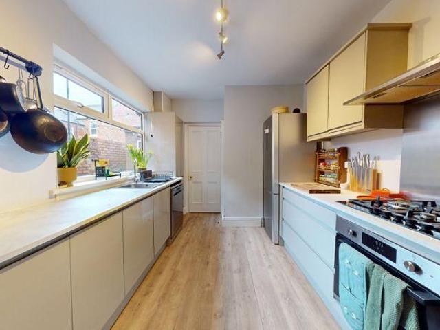 3 bedroom terraced house to rent