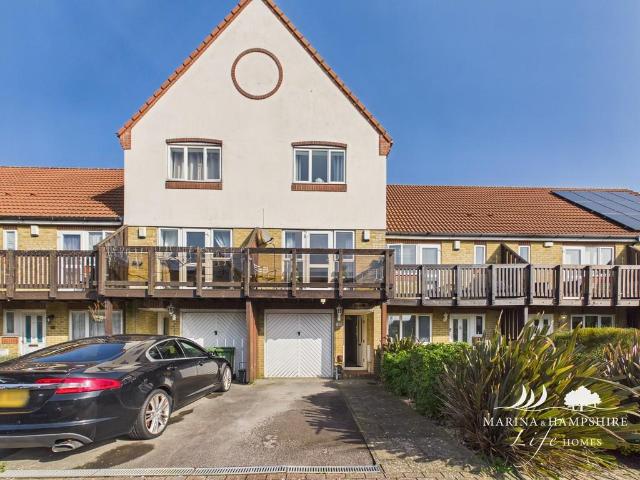 3 bedroom terraced house to rent