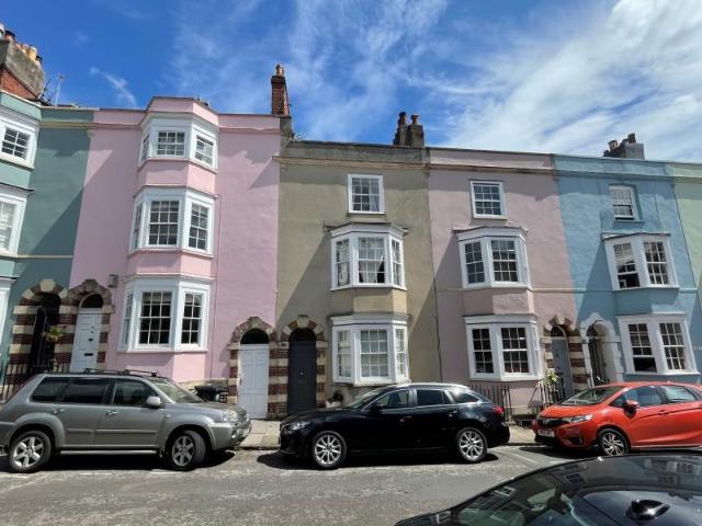 3 bedroom terraced house to rent