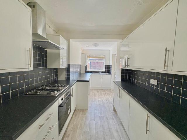 3 bedroom terraced house to rent