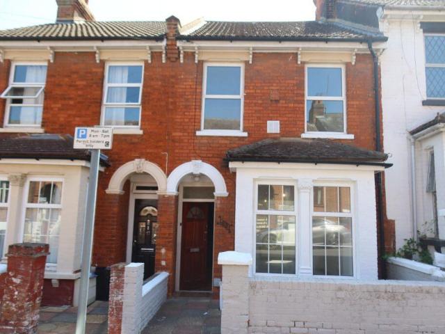 3 bedroom terraced house to rent