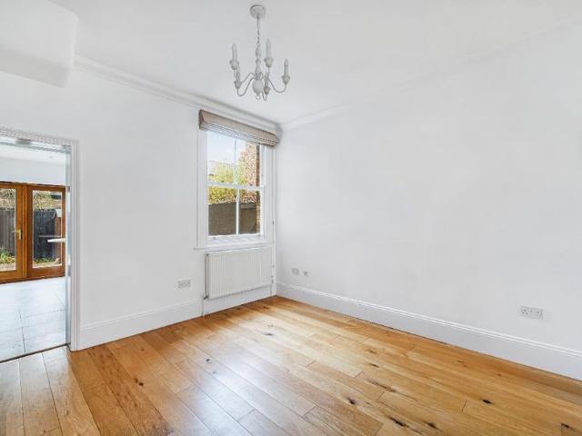 3 bedroom terraced house to rent
