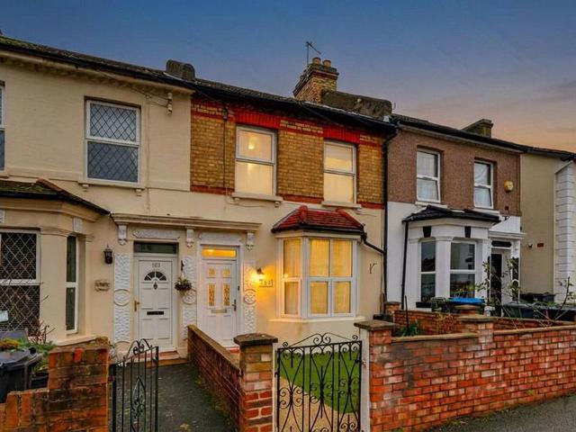 3 bedroom terraced house to rent