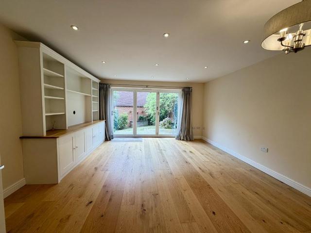 3 bedroom terraced house to rent