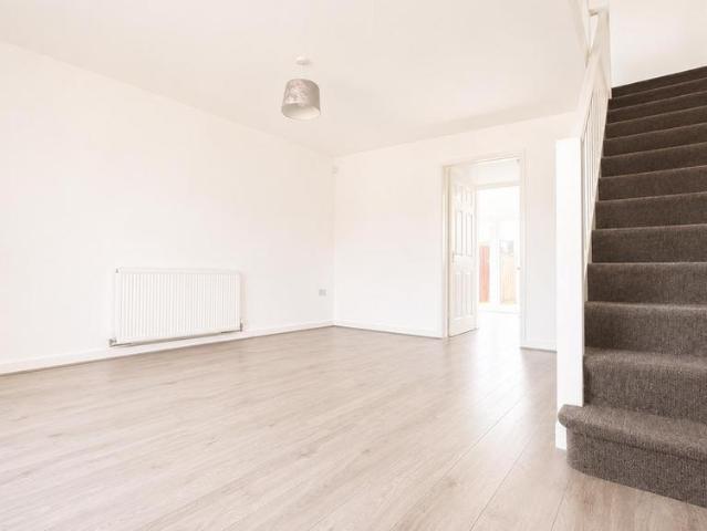 3 bedroom terraced house to rent