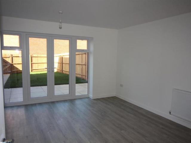 3 bedroom terraced house to rent