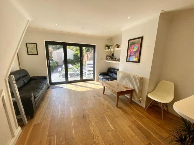 3 bedroom terraced house to rent