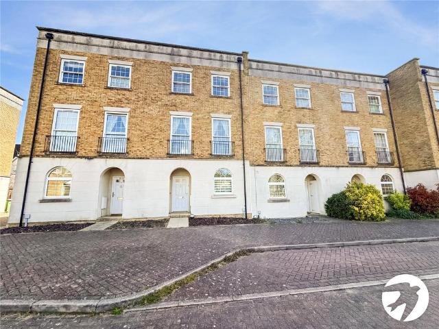 3 bedroom terraced house to rent