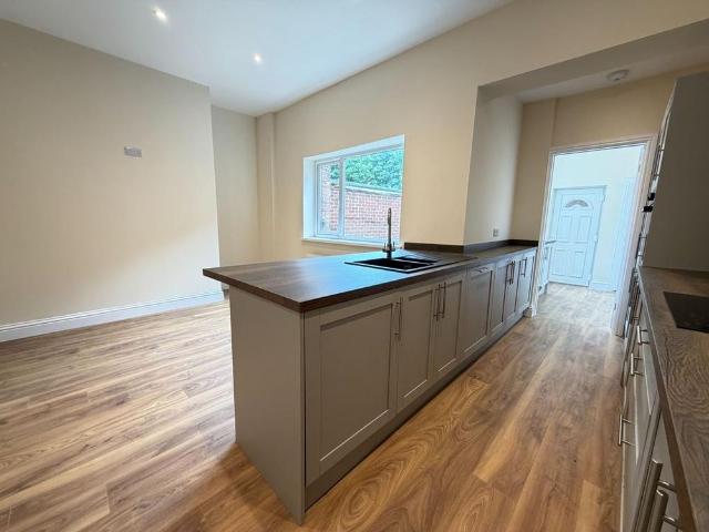 3 bedroom terraced house to rent