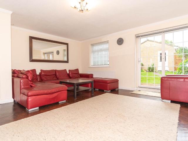 3 bedroom terraced house to rent