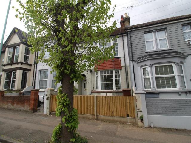 3 bedroom terraced house to rent