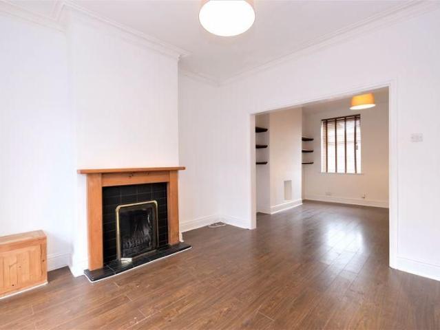 3 bedroom terraced house to rent