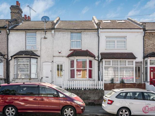 3 bedroom terraced house to rent
