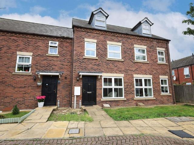3 bedroom terraced house to rent