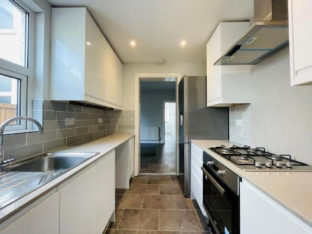 3 bedroom terraced house to rent