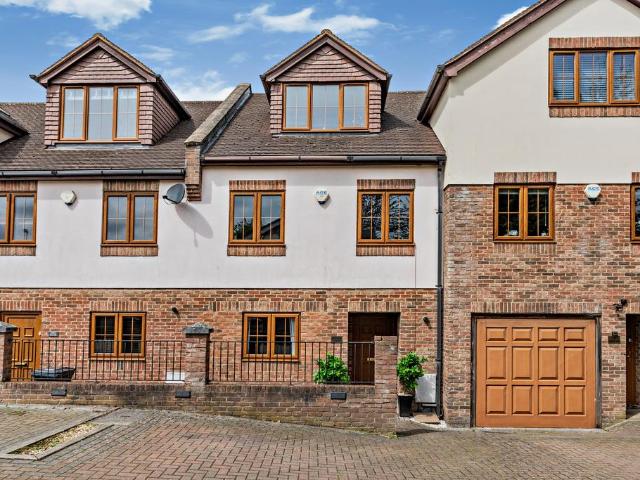 3 bedroom terraced house to rent