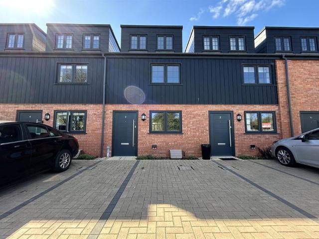 3 bedroom terraced house to rent