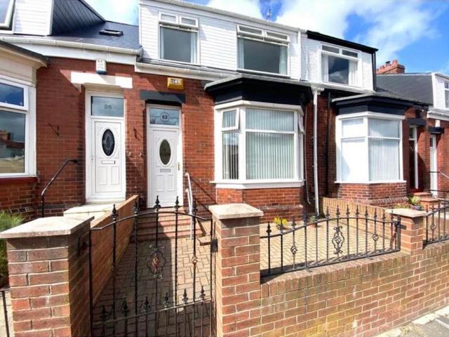 4 bedroom terraced house to rent