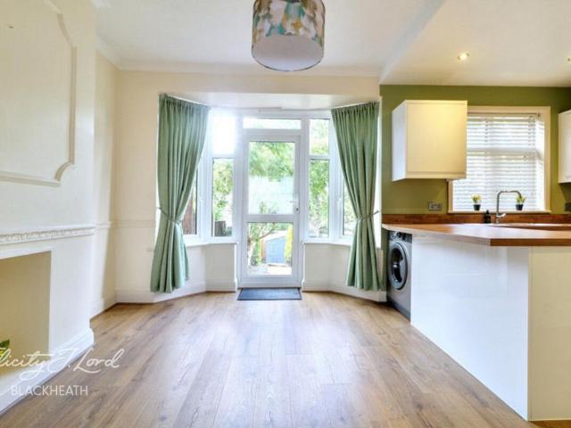 3 bedroom terraced house to rent