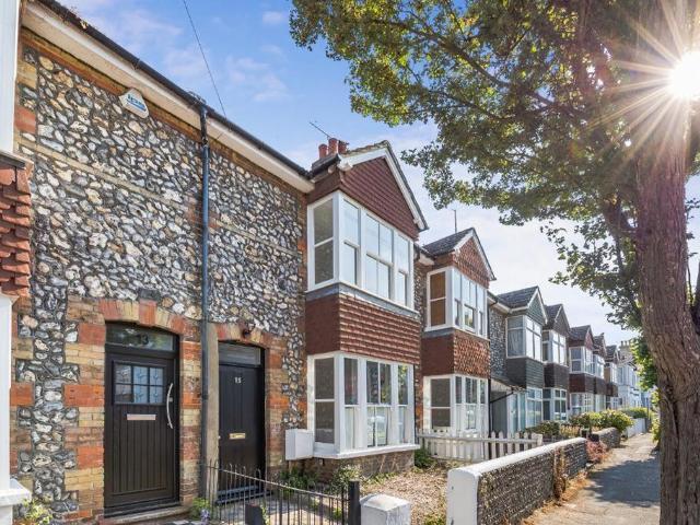 3 bedroom terraced house to rent