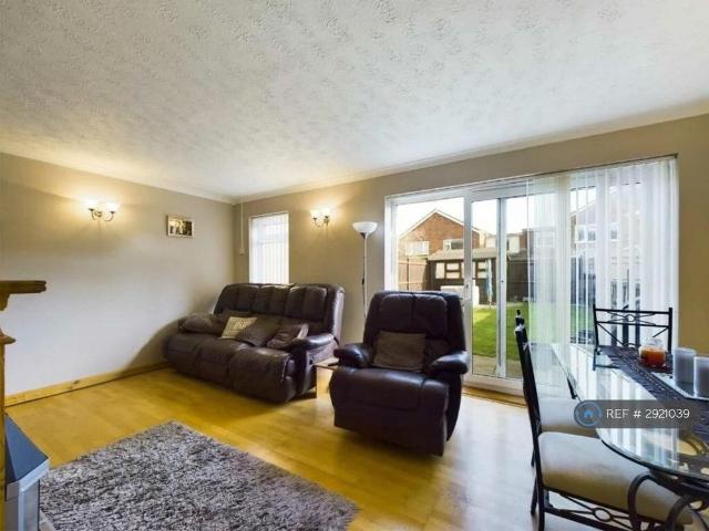 3 bedroom terraced house to rent