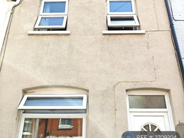 3 bedroom terraced house to rent