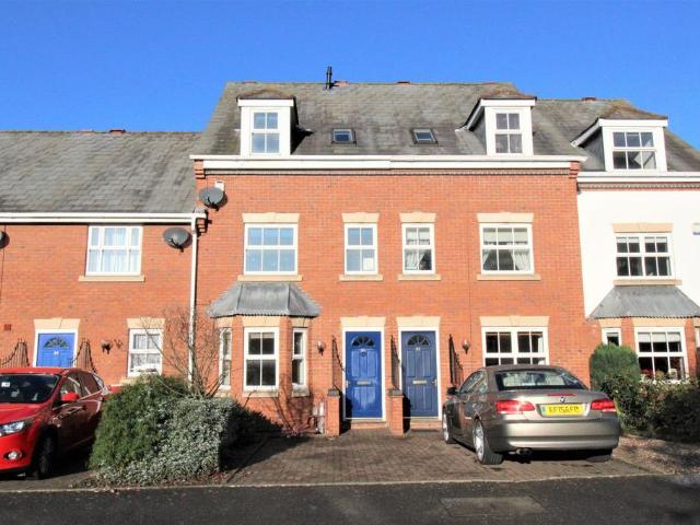 3 bedroom terraced house to rent