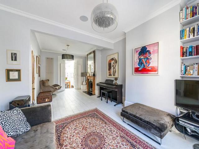 3 bedroom terraced house to rent
