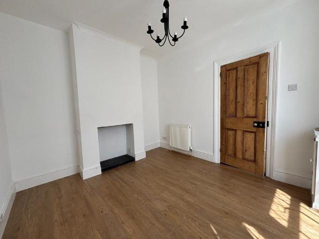 3 bedroom terraced house to rent
