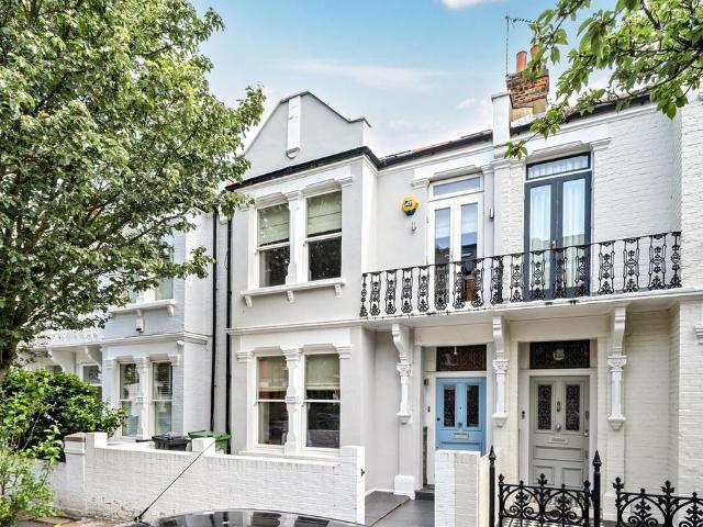 3 bedroom terraced house to rent