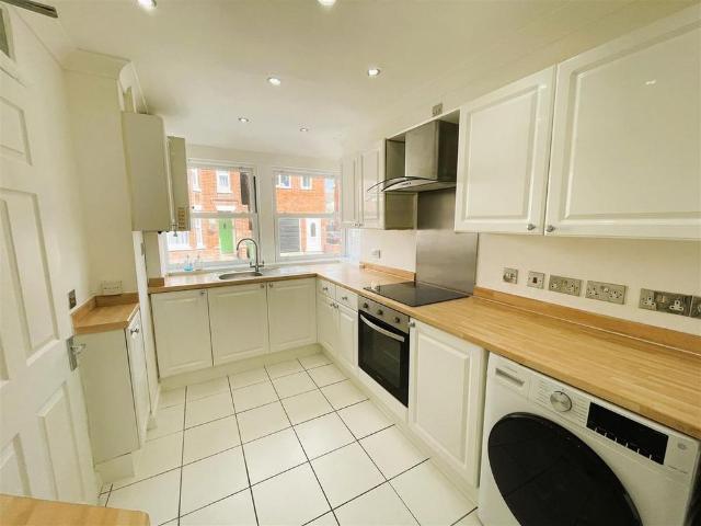 3 bedroom terraced house to rent