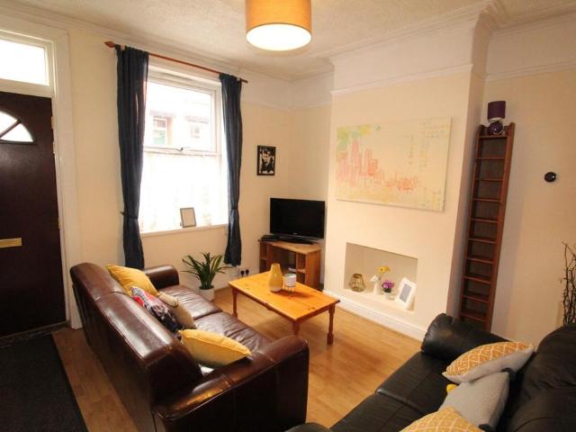 3 bedroom terraced house to rent