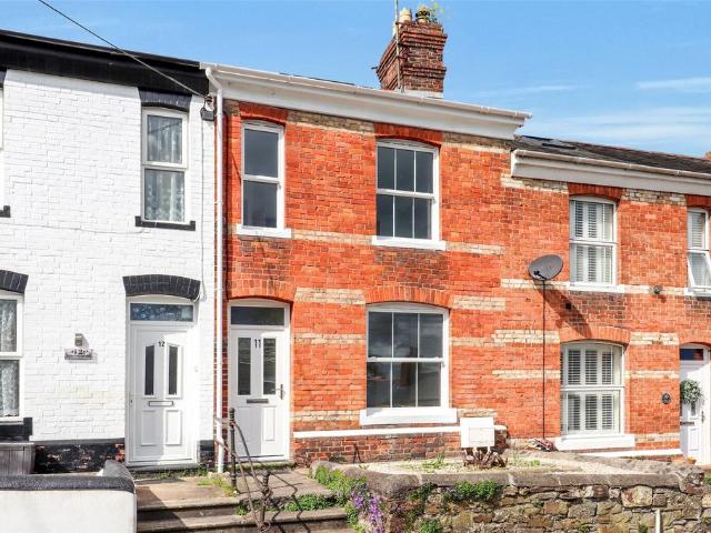 3 bedroom terraced house to rent