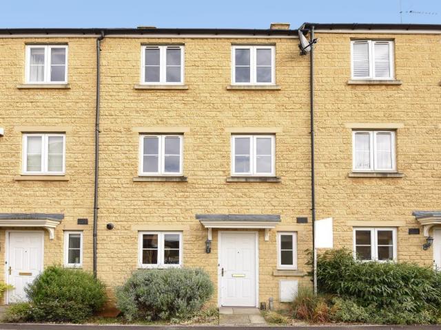 3 bedroom terraced house to rent
