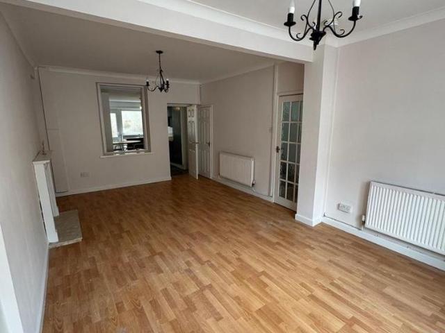 3 bedroom terraced house to rent