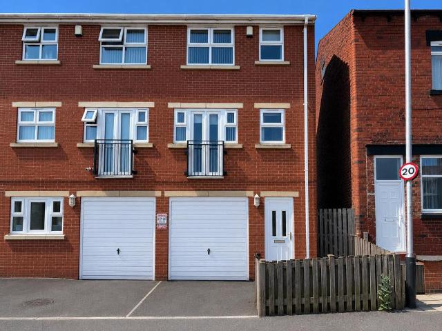 3 bedroom terraced house to rent