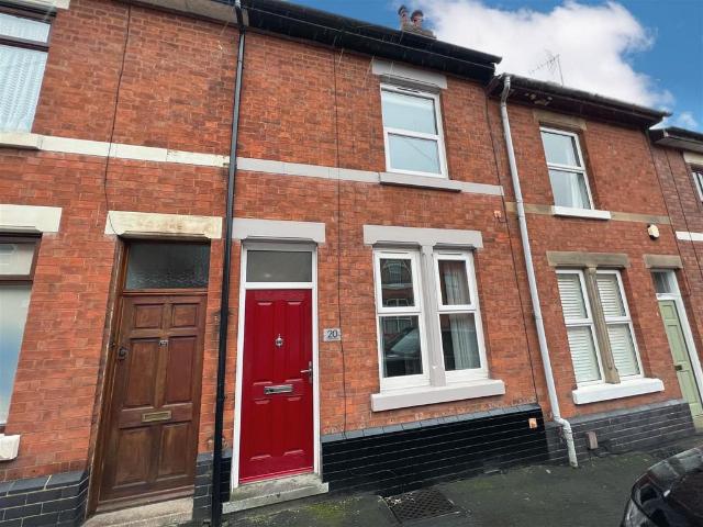 3 bedroom terraced house to rent