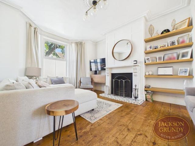 3 bedroom terraced house to rent