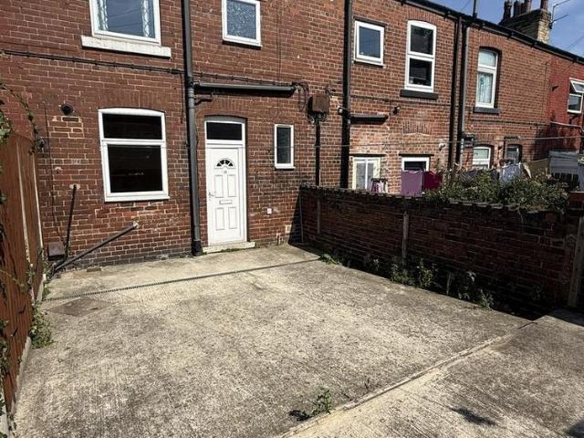 3 bedroom terraced house to rent