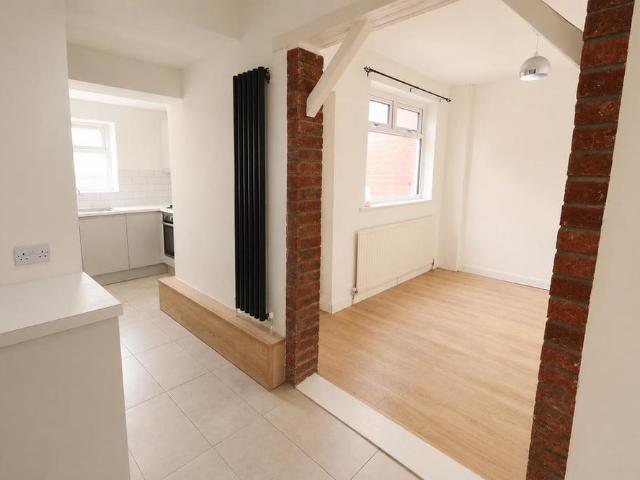 3 bedroom terraced house to rent