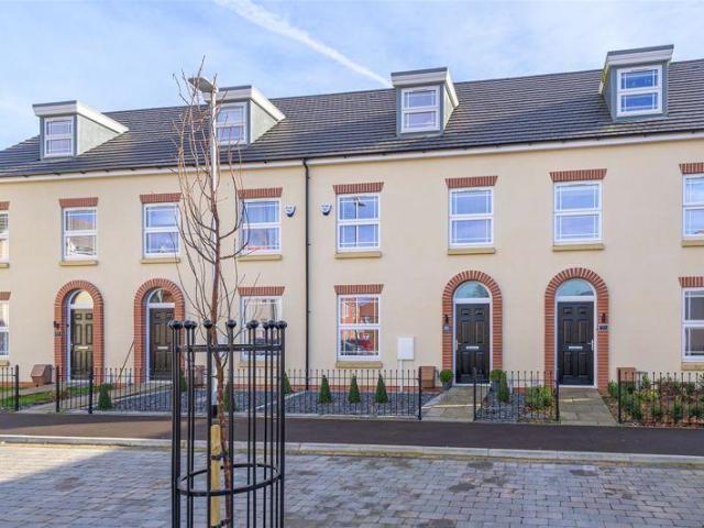 3 bedroom terraced house to rent