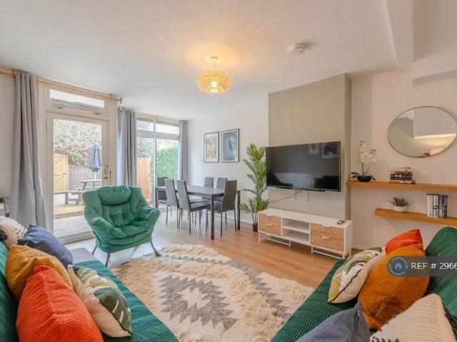 3 bedroom terraced house to rent