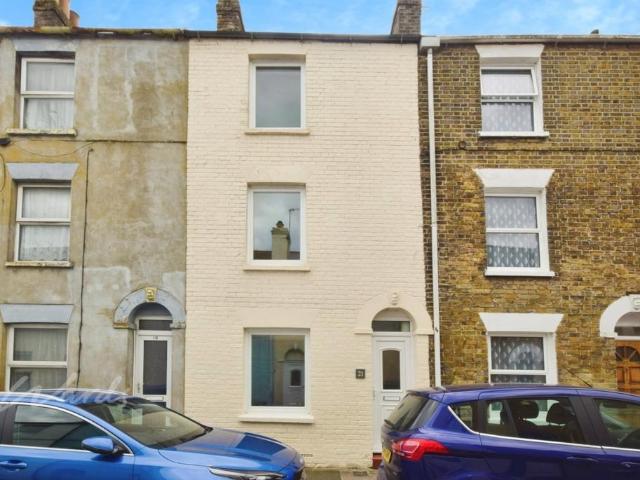3 bedroom terraced house to rent