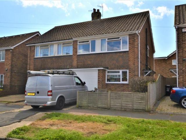 3 bedroom semi detached house to rent
