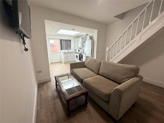 3 bedroom terraced house to rent