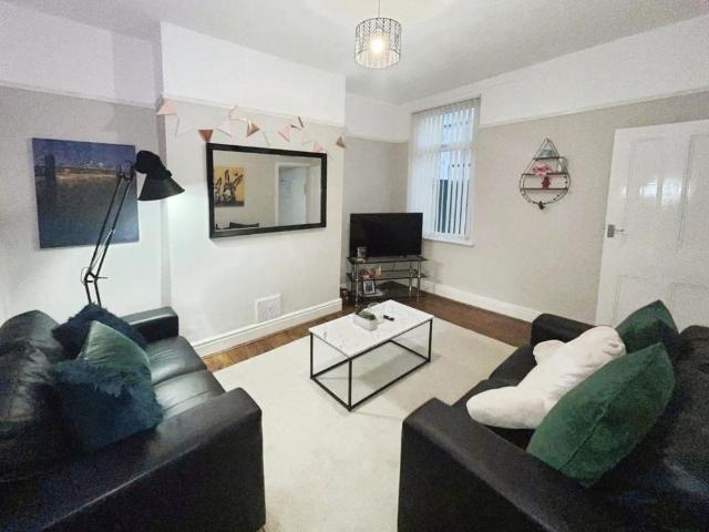 3 bedroom terraced house to rent