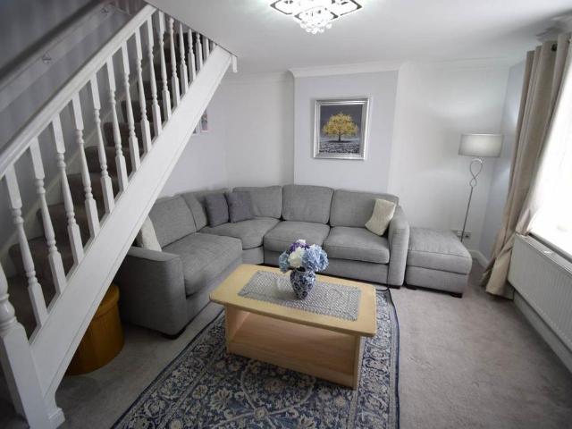 3 bedroom terraced house to rent