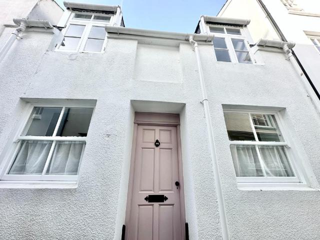 3 bedroom terraced house to rent