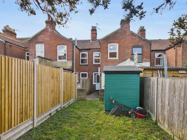 3 bedroom terraced house to rent