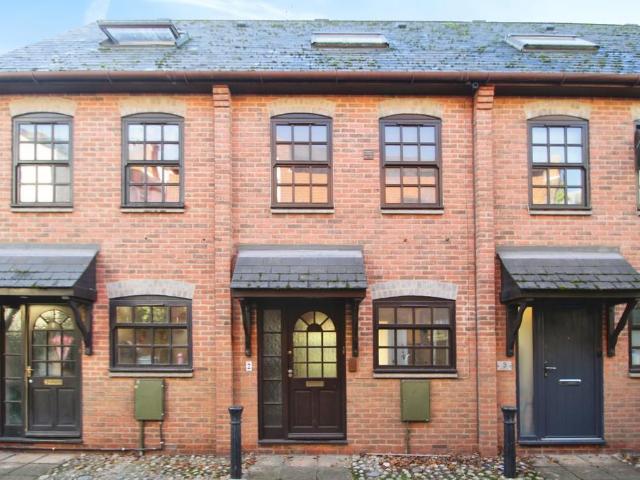 3 bedroom terraced house to rent